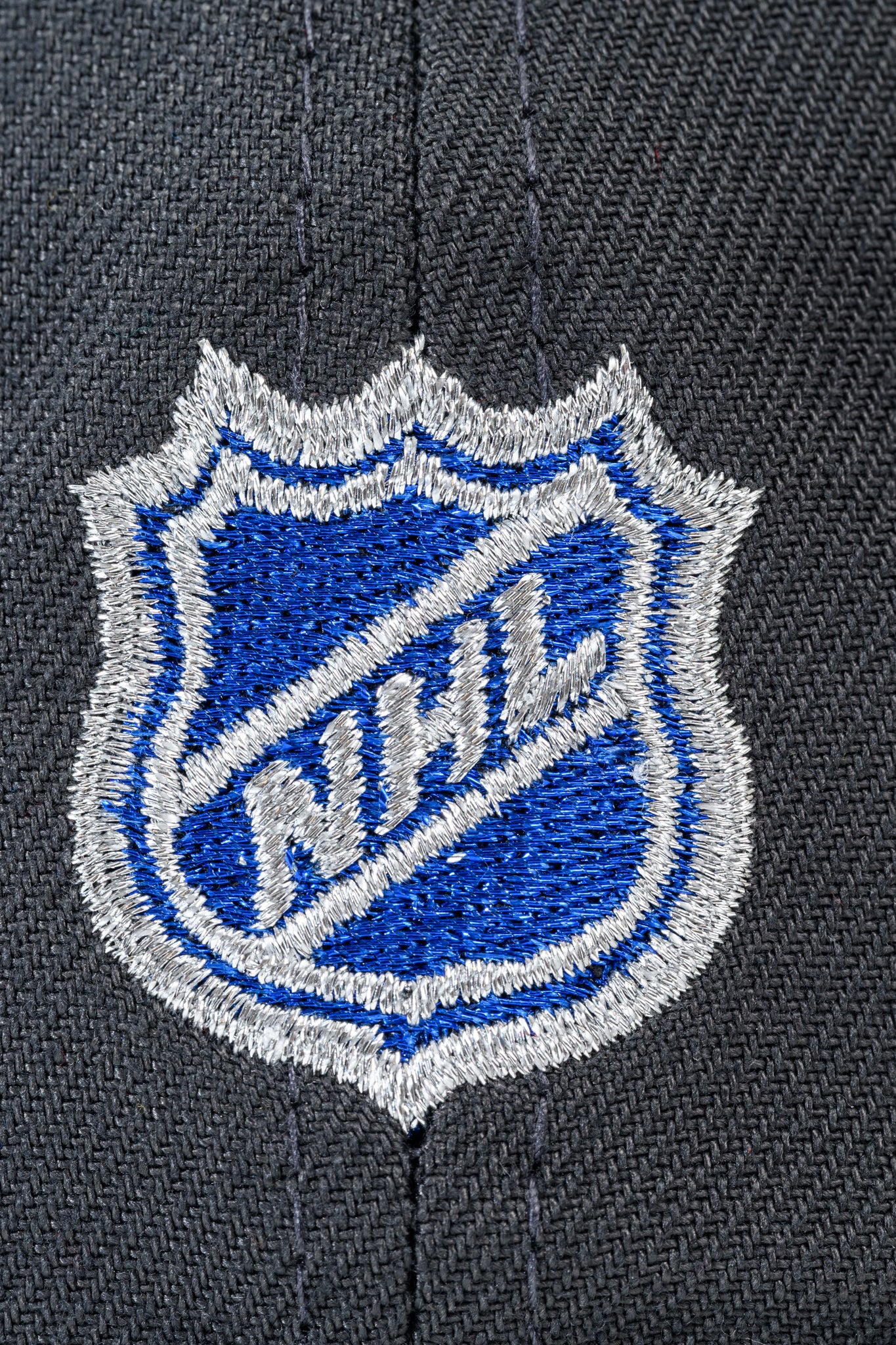 NEW ERA "TRANSIT" NEW JERSEY DEVILS FITTED HAT (DARK GRAPHITE/GREY/BLU ...